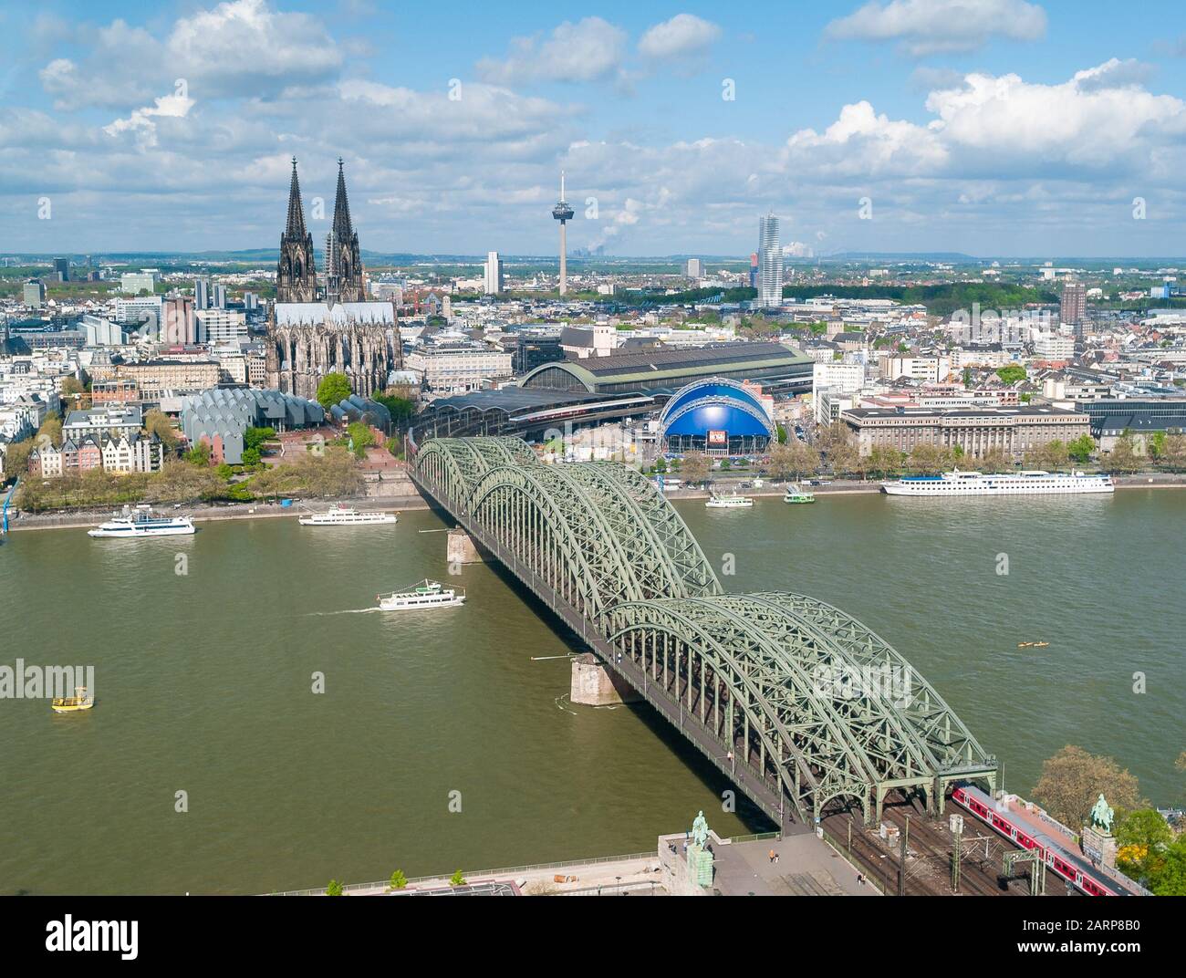 Flèche de la cathédrale de cologne Banque de photographies et d’images ...
