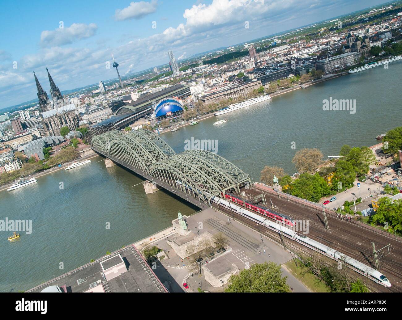 Flèche de la cathédrale de cologne Banque de photographies et d’images ...