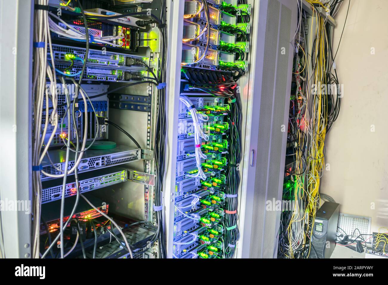 Salle des serveurs Banque de photographies et d’images à haute résolution - Alamy
