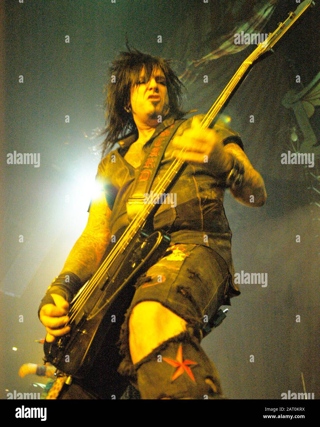 20 février: Nikki Sixx de Motley Crue se produit au Centre Bi-Lo de ...