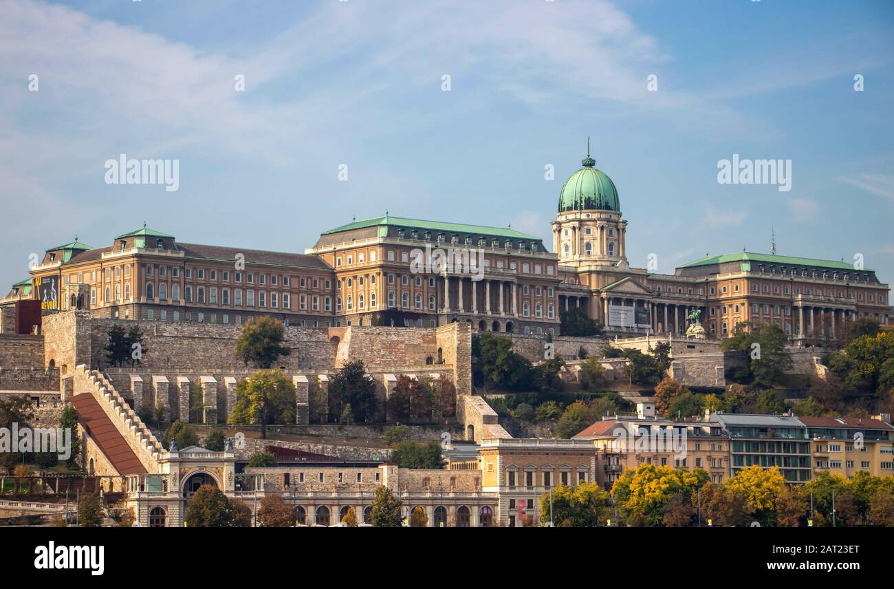 Palais Royal De Budapest Banque d'image et photos - Alamy