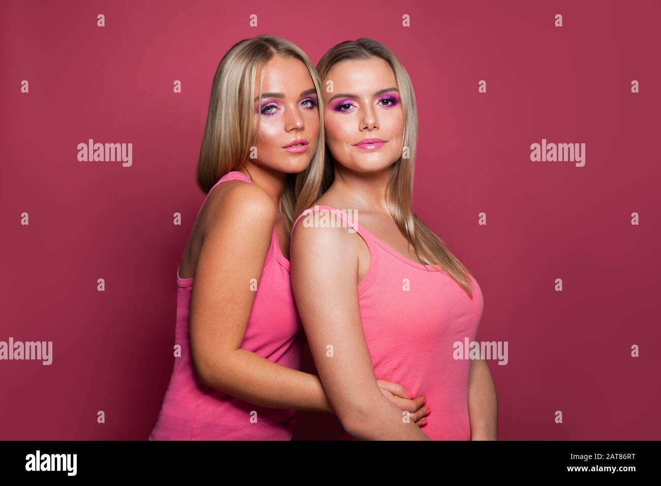 Twin Girls Blond Banque De Photographies Et Dimages à Haute Résolution