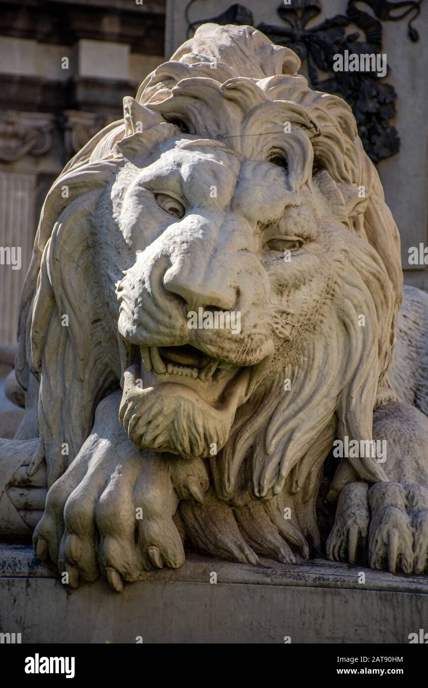 Lion naples statue Banque de photographies et d’images à haute ...