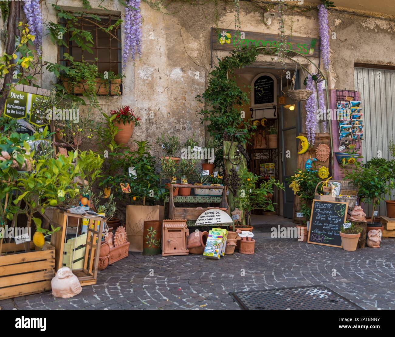Limone sul garda lemon house Banque de photographies et d’images à ...