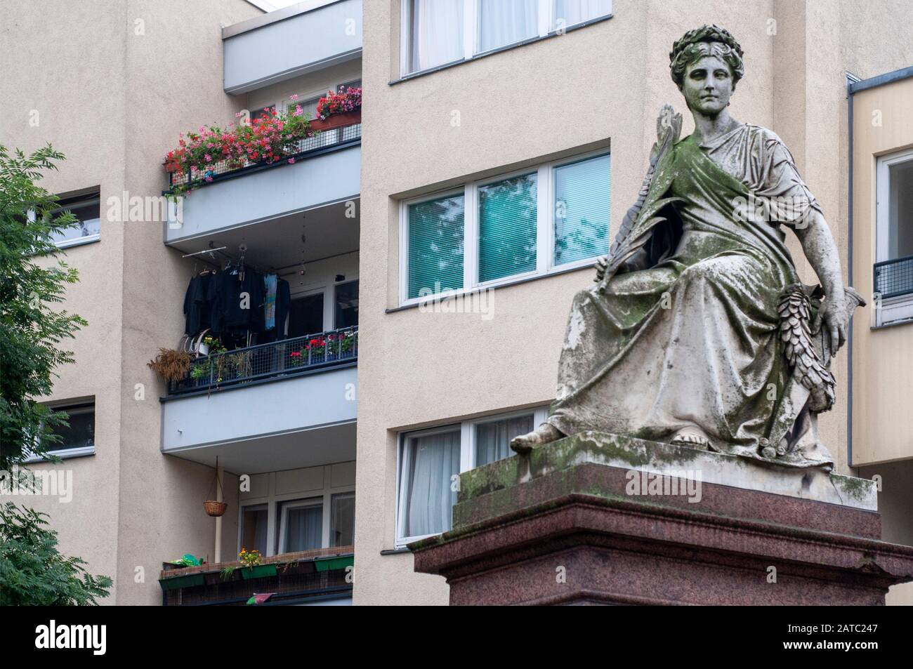 Der friede skulptur Banque de photographies et d’images à haute ...