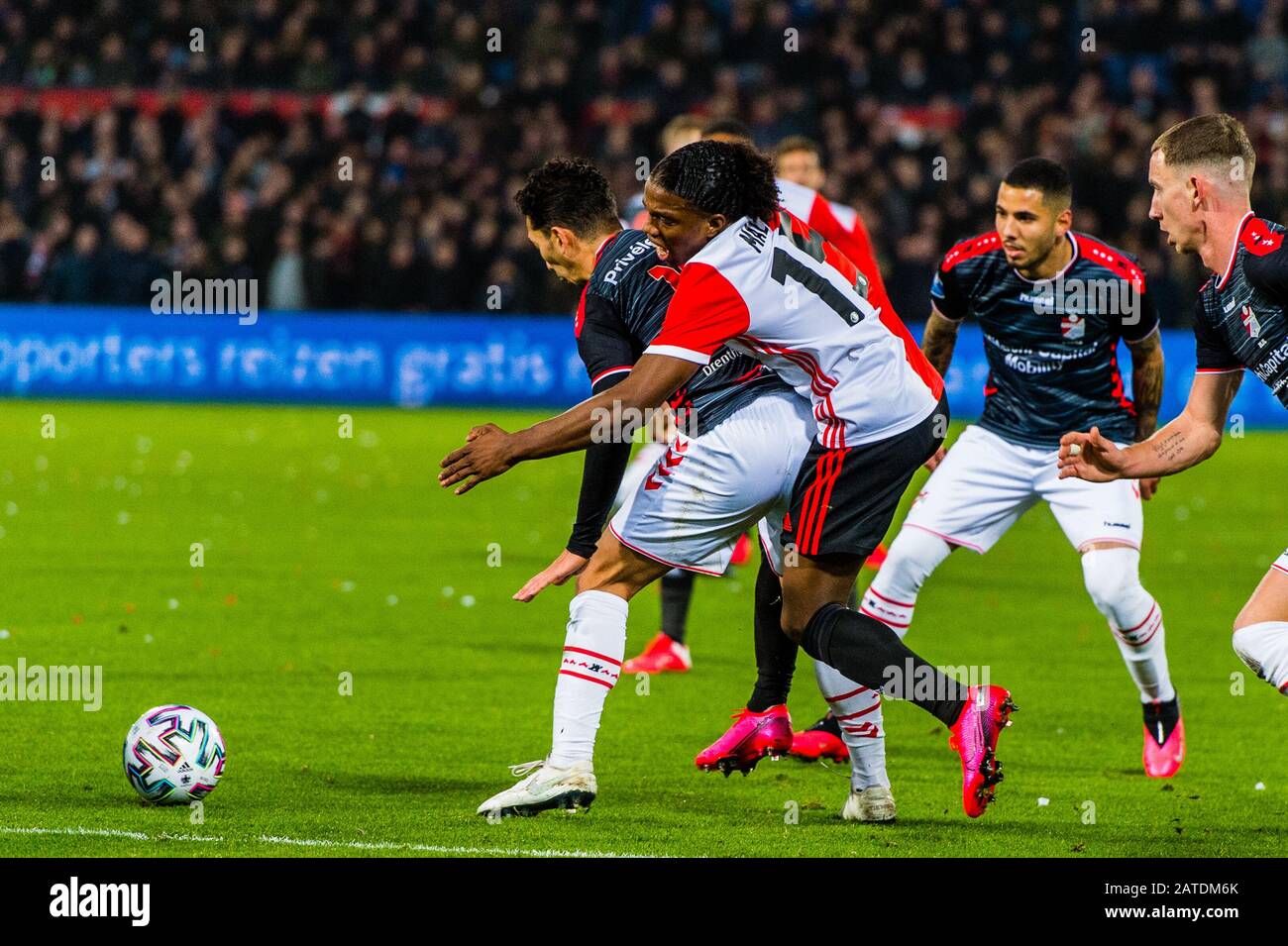 Tom hiariej Banque de photographies et d’images à haute résolution - Alamy