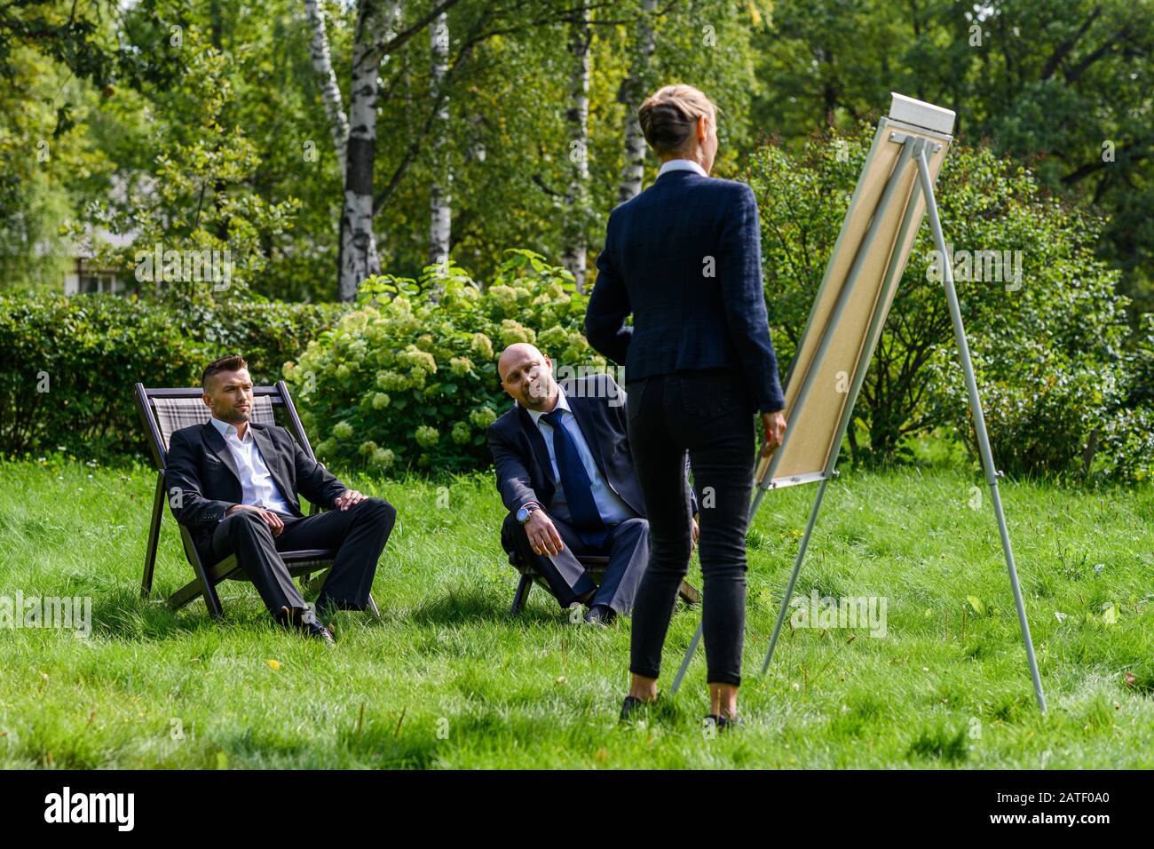 Expliquer quelque chose Banque de photographies et d’images à haute ...