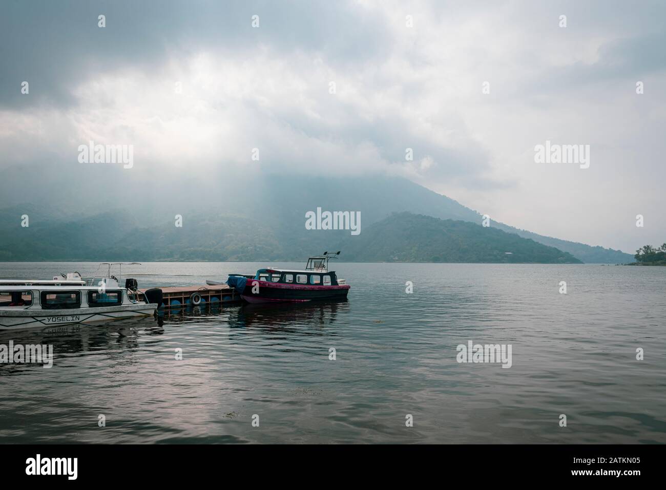Lago atitlan guatemala Banque de photographies et d’images à haute ...