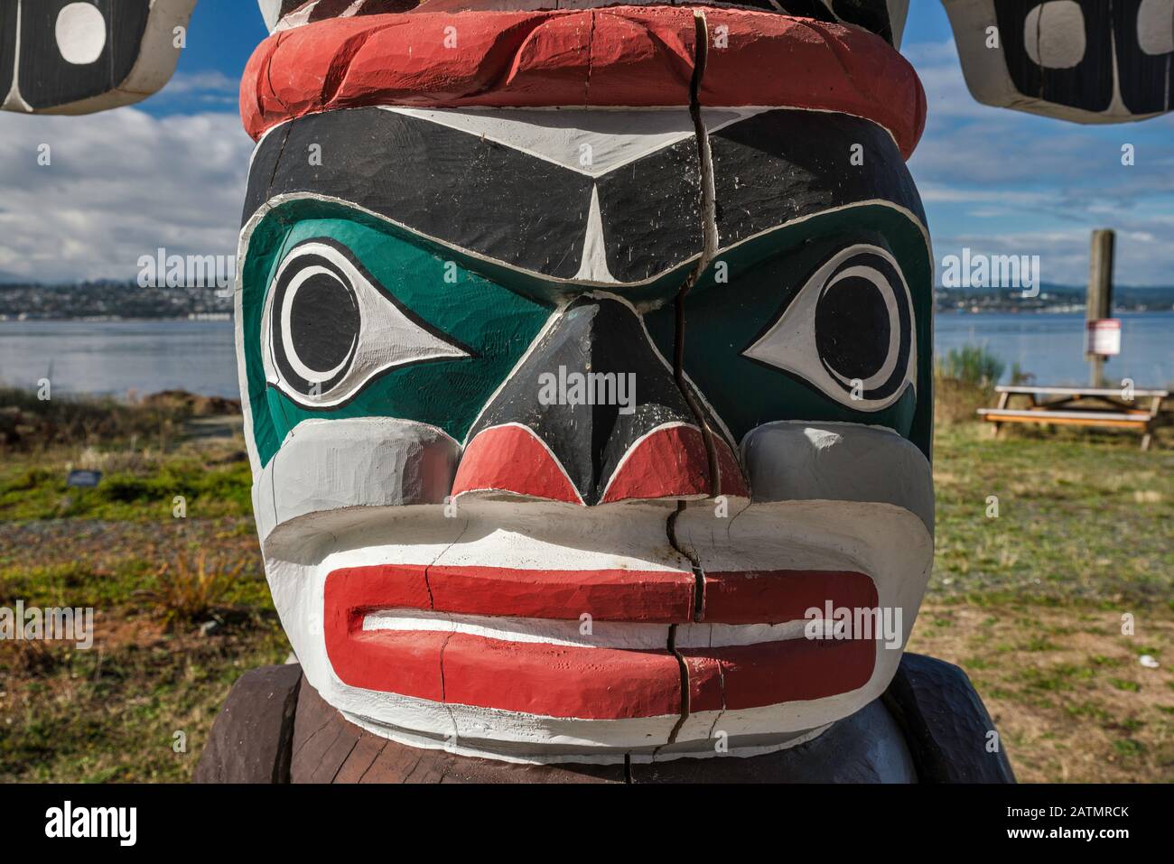 Gros plan d'une statue de l'homme autochtone Banque de photographies et ...