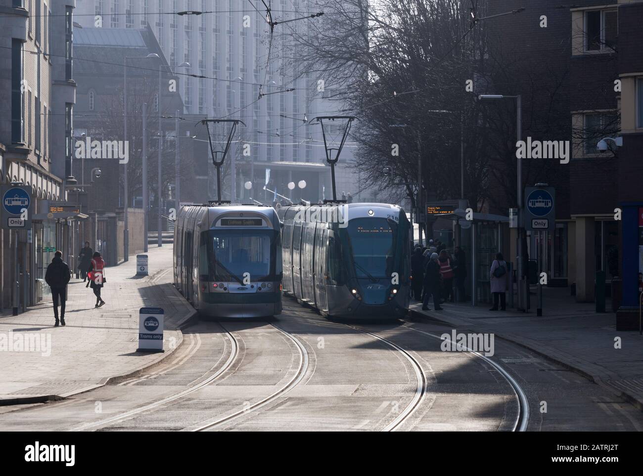 Les trams Nottingham Express Transit NET passent par l'université ...