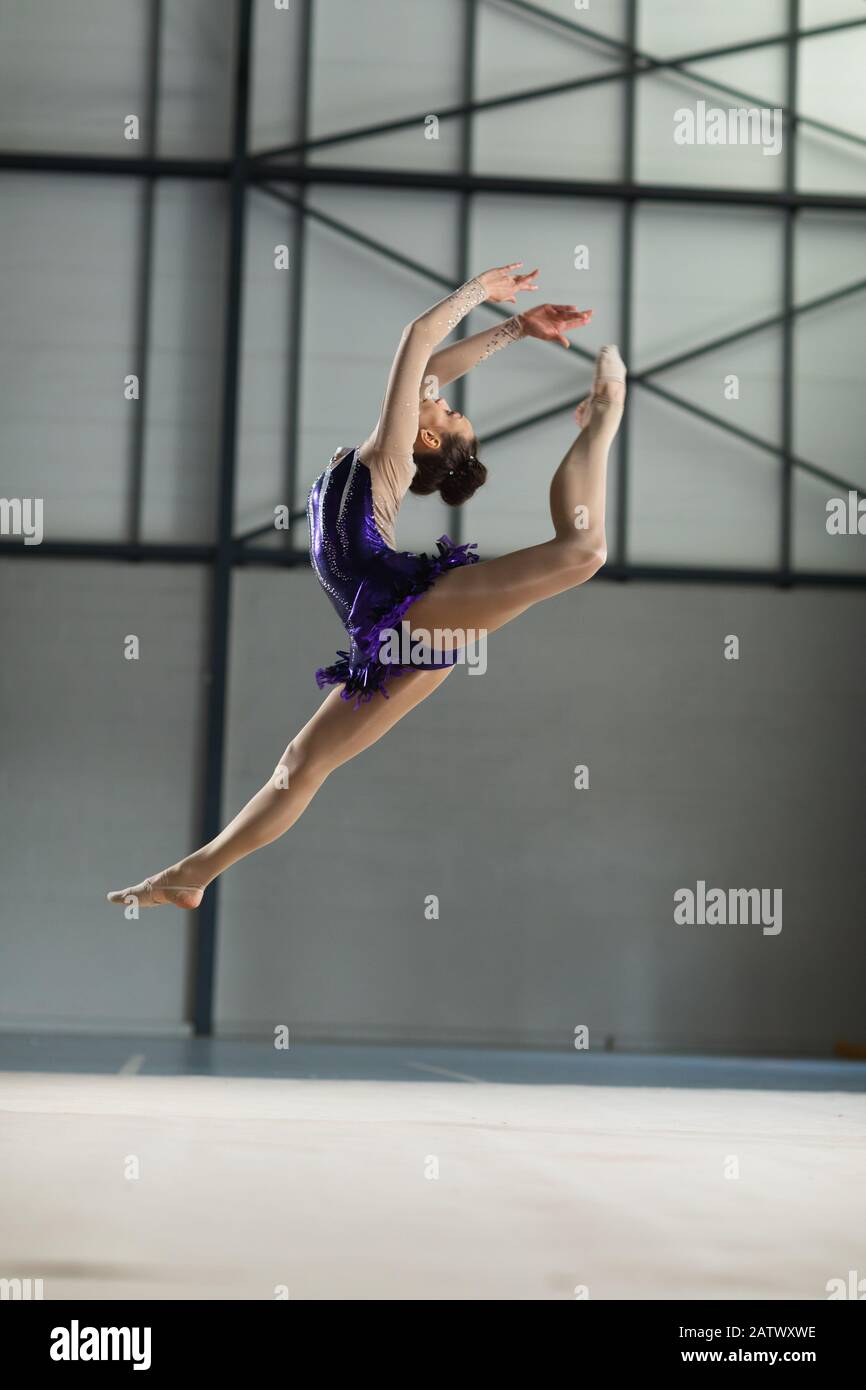 Gym gymnastic gymnastics leotard Banque de photographies et d’images à ...