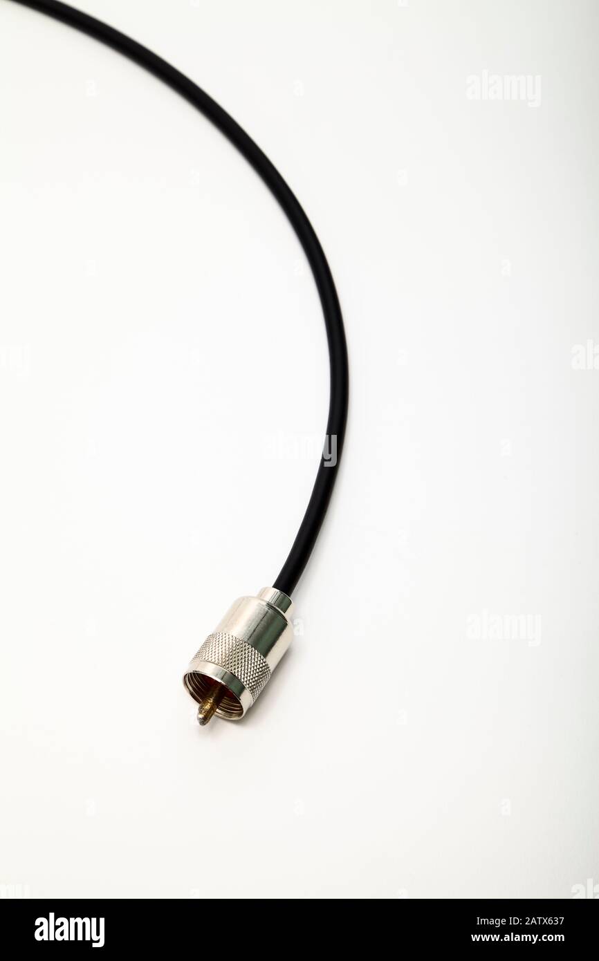 câble coaxial 50 ohms raccordé à un connecteur pl259 Photo Stock - Alamy
