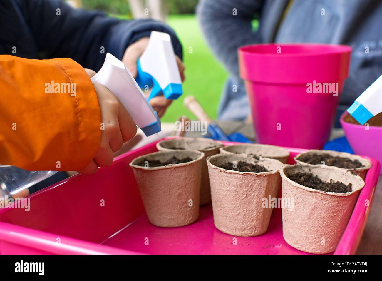 Souiller le sol Banque de photographies et d’images à haute résolution ...