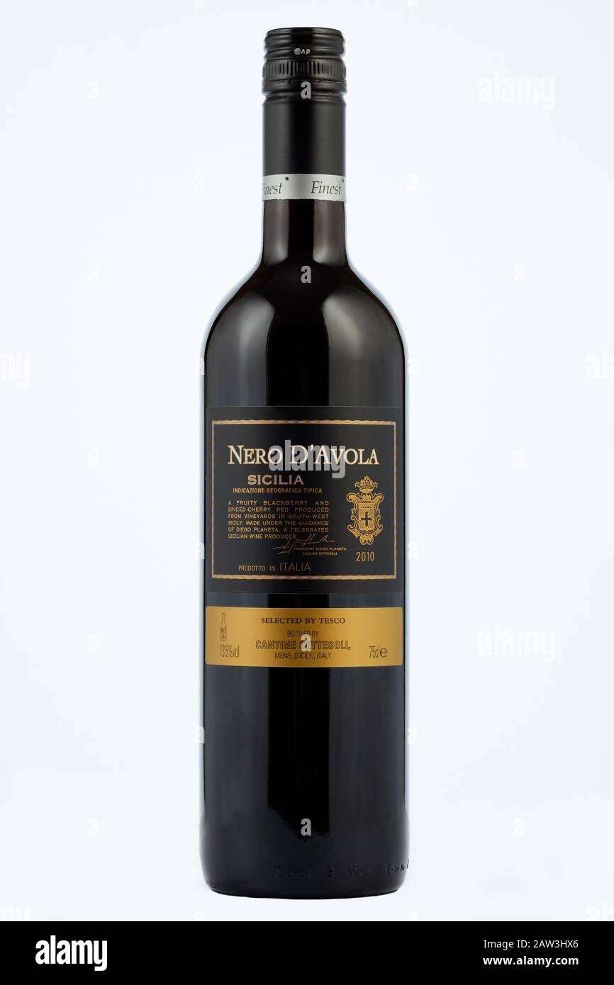 Bouteille de vin blanc et rouge Banque de photographies et d’images à ...