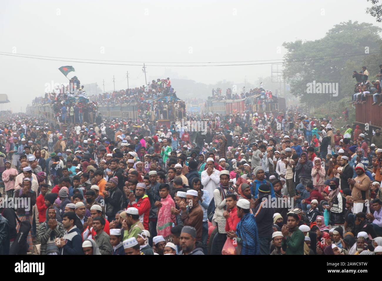 12 janv. 2020 - Gazipur, Bangladesh - des dévotés musulmans se sont ...