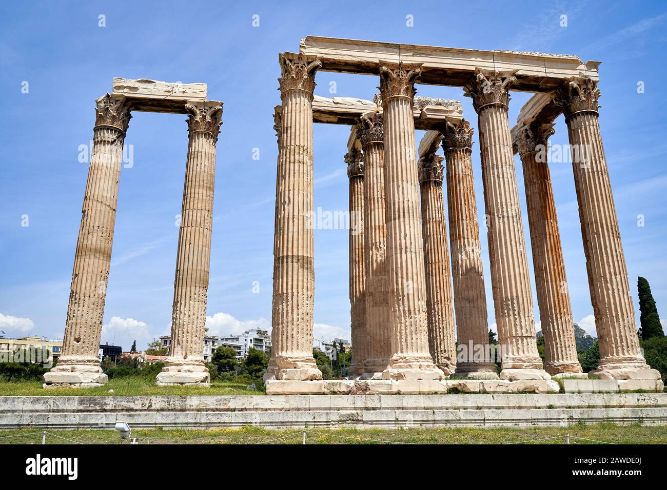 Le Temple de Zeus Olympien ou l'Olympieion ou colonnes de la Zeus ...