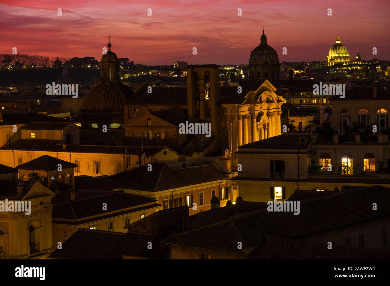Les toits de rome Banque de photographies et d’images à haute ...