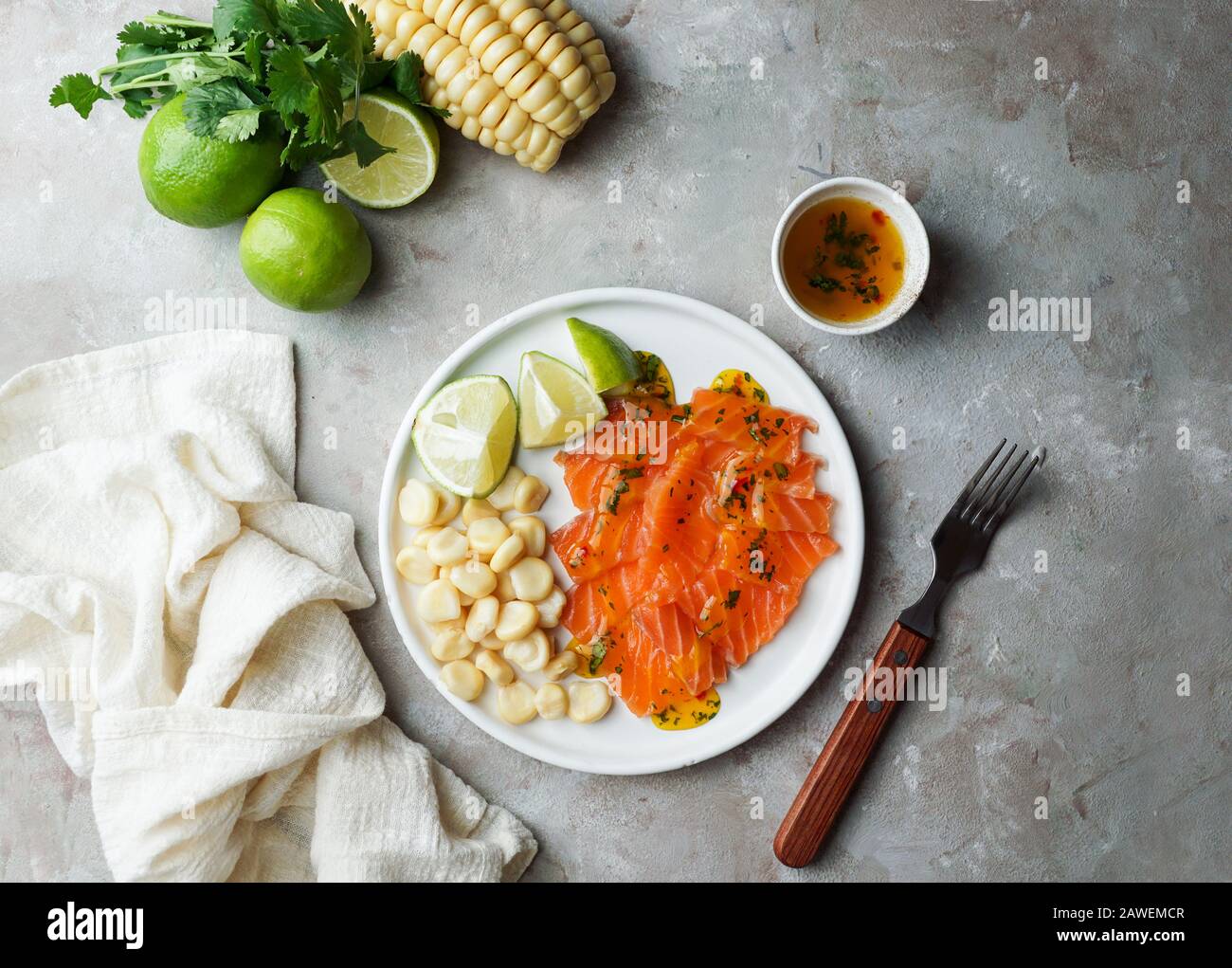 Tiraito de saumon - plat péruvien de poisson cru, carpaccio Photo Stock ...