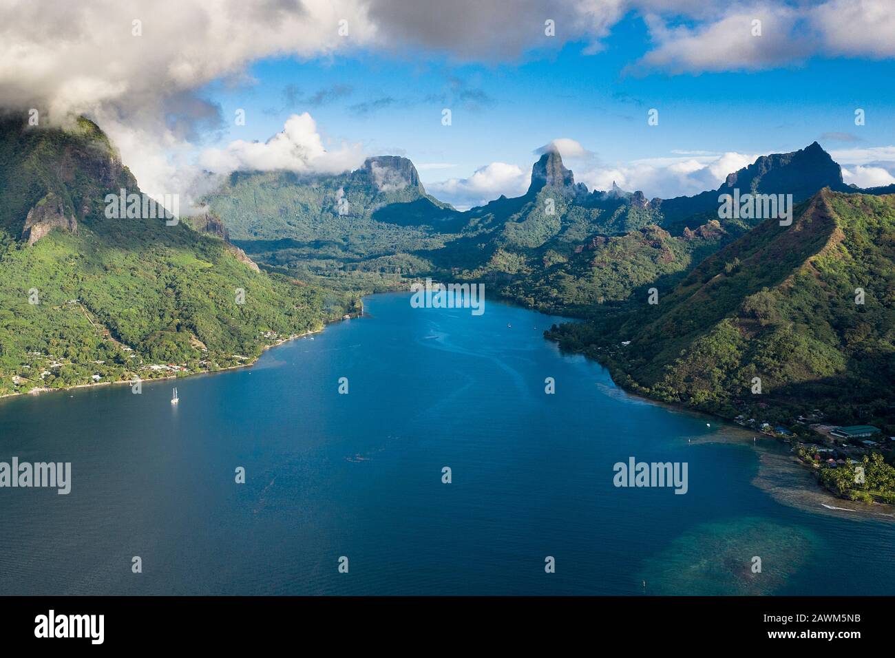 Moorea aerial Banque de photographies et d’images à haute résolution ...