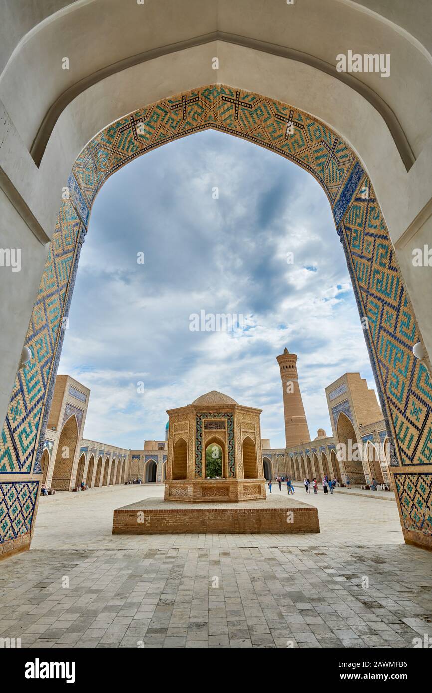 Boukhara ouzbékistan kaylon minaret Banque de photographies et d’images à haute résolution - Alamy
