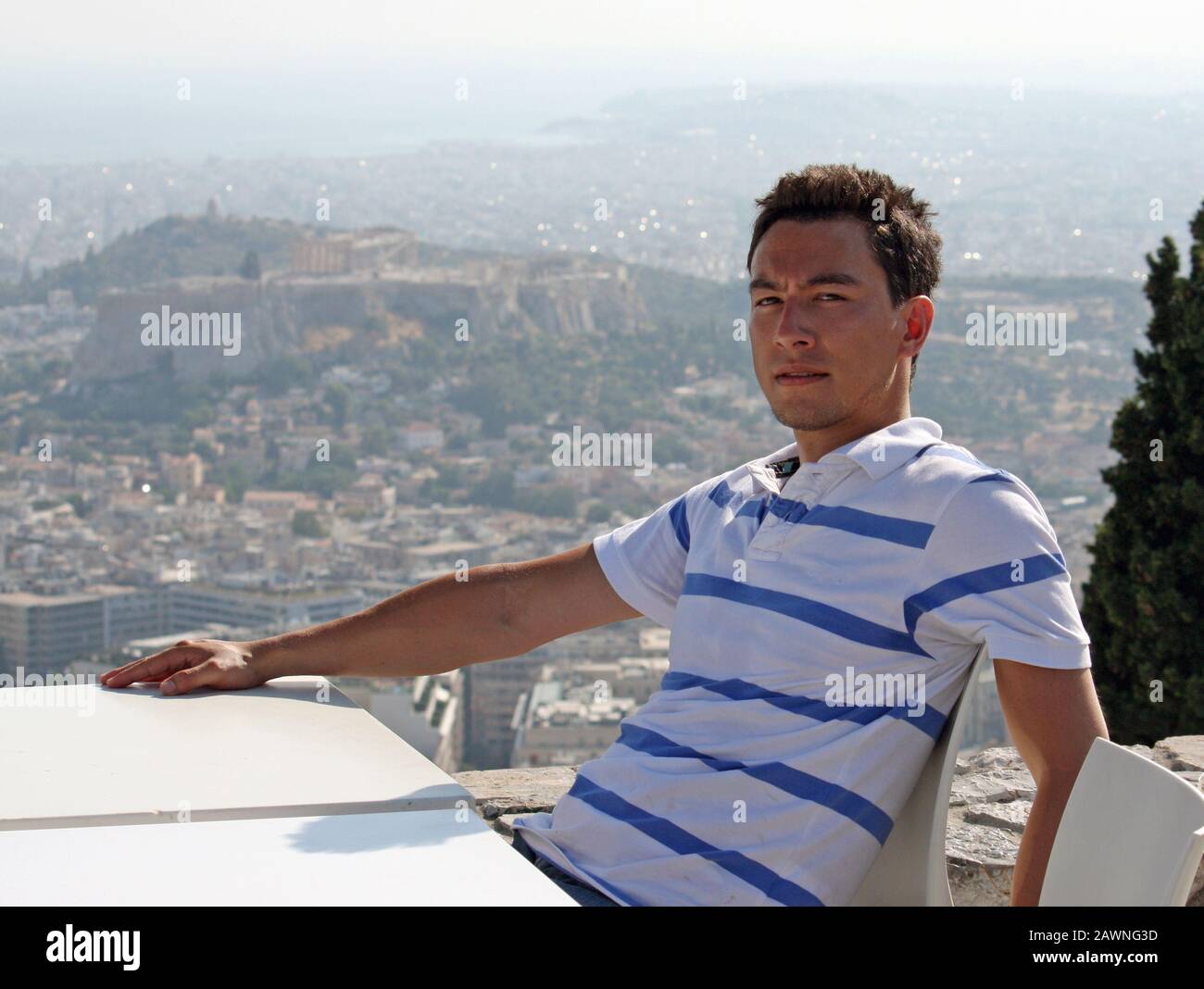 Jeune homme grec Banque de photographies et d’images à haute résolution ...