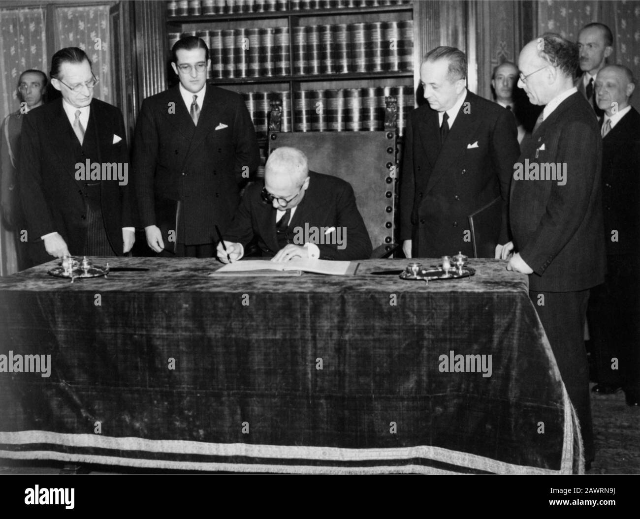 Italian constitution Banque d'images noir et blanc - Alamy