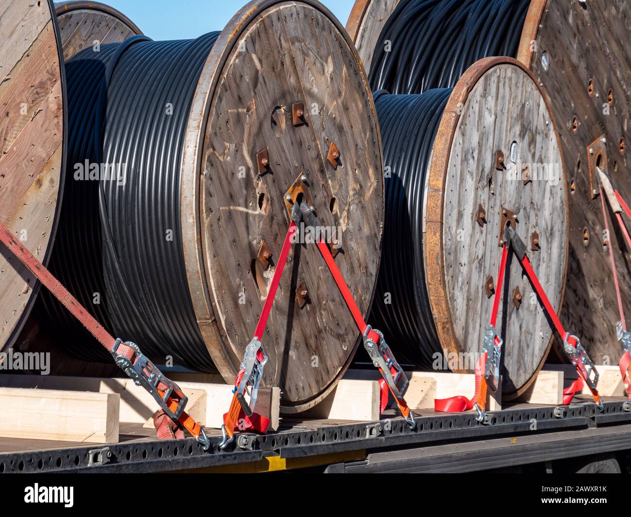 Cable drum transport Banque de photographies et d’images à haute ...