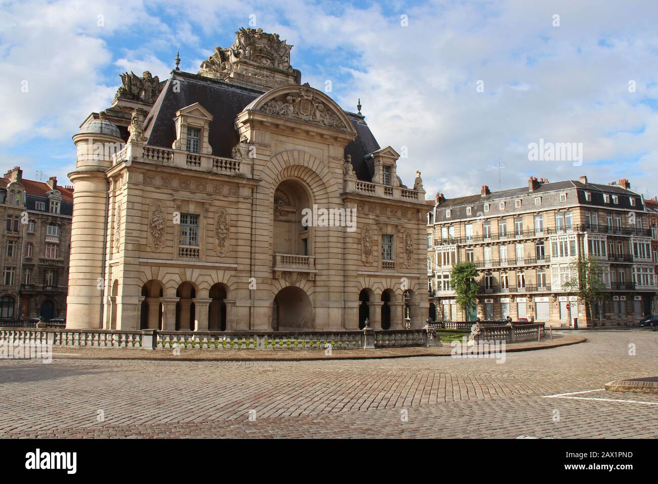 Porte paris lille Banque de photographies et d’images à haute ...