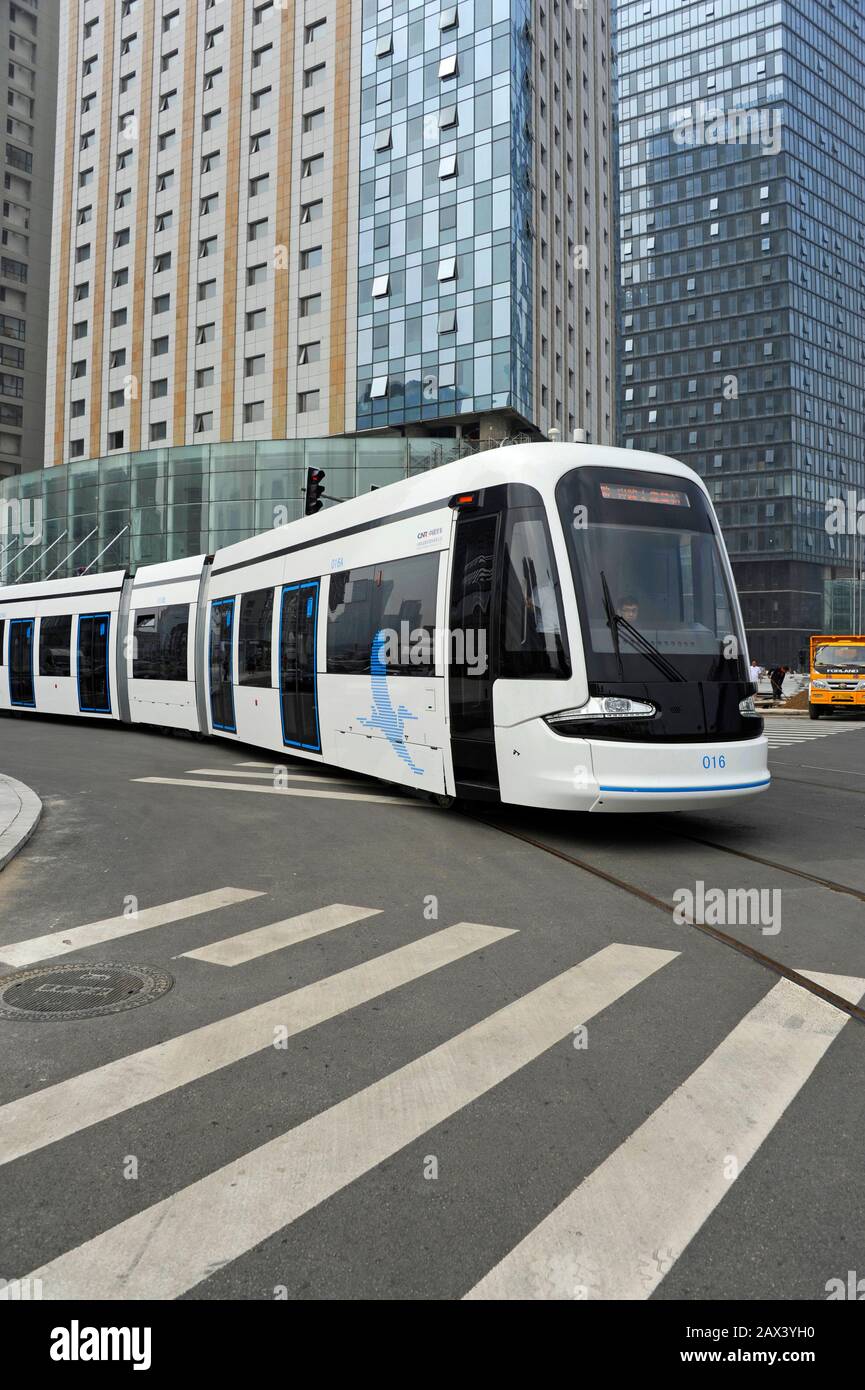 Le système de tramway moderne de Shenyang a été ouvert en août 2013 ...