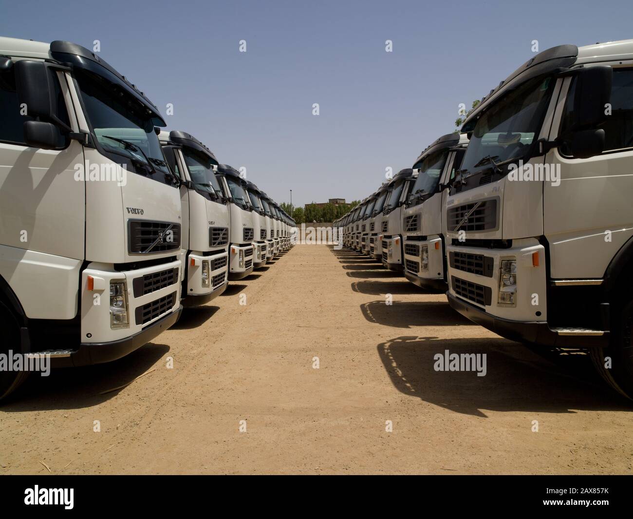 Camions volvo Banque de photographies et d’images à haute résolution - Alamy