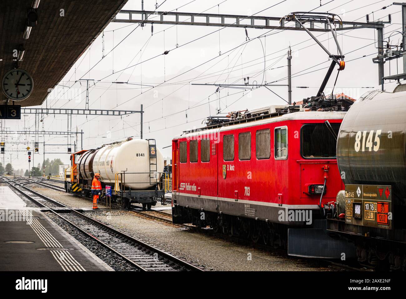 Pontresina, Grisons, Suisse - 9 août 2016 : locomotive électrique ...