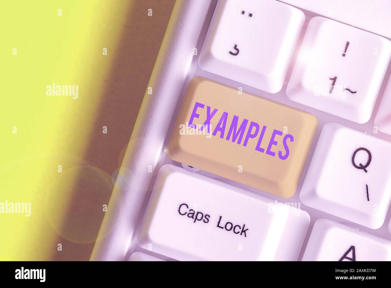 Écriture conceptuelle de la main montrant des exemples. Concept ...