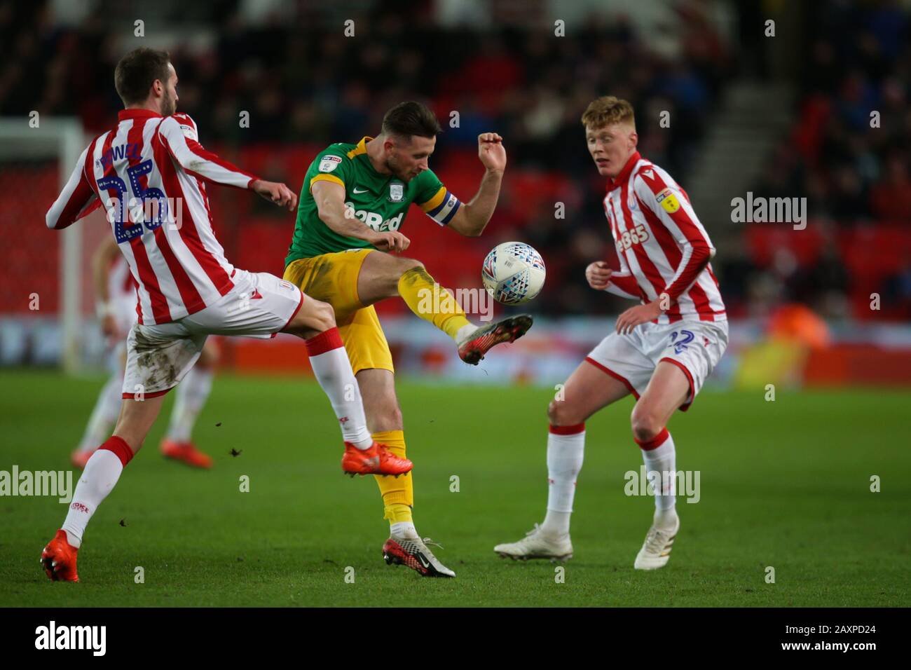 Stoke On Trent, Royaume-Uni. 12 février 2020. Le défenseur Preston ...