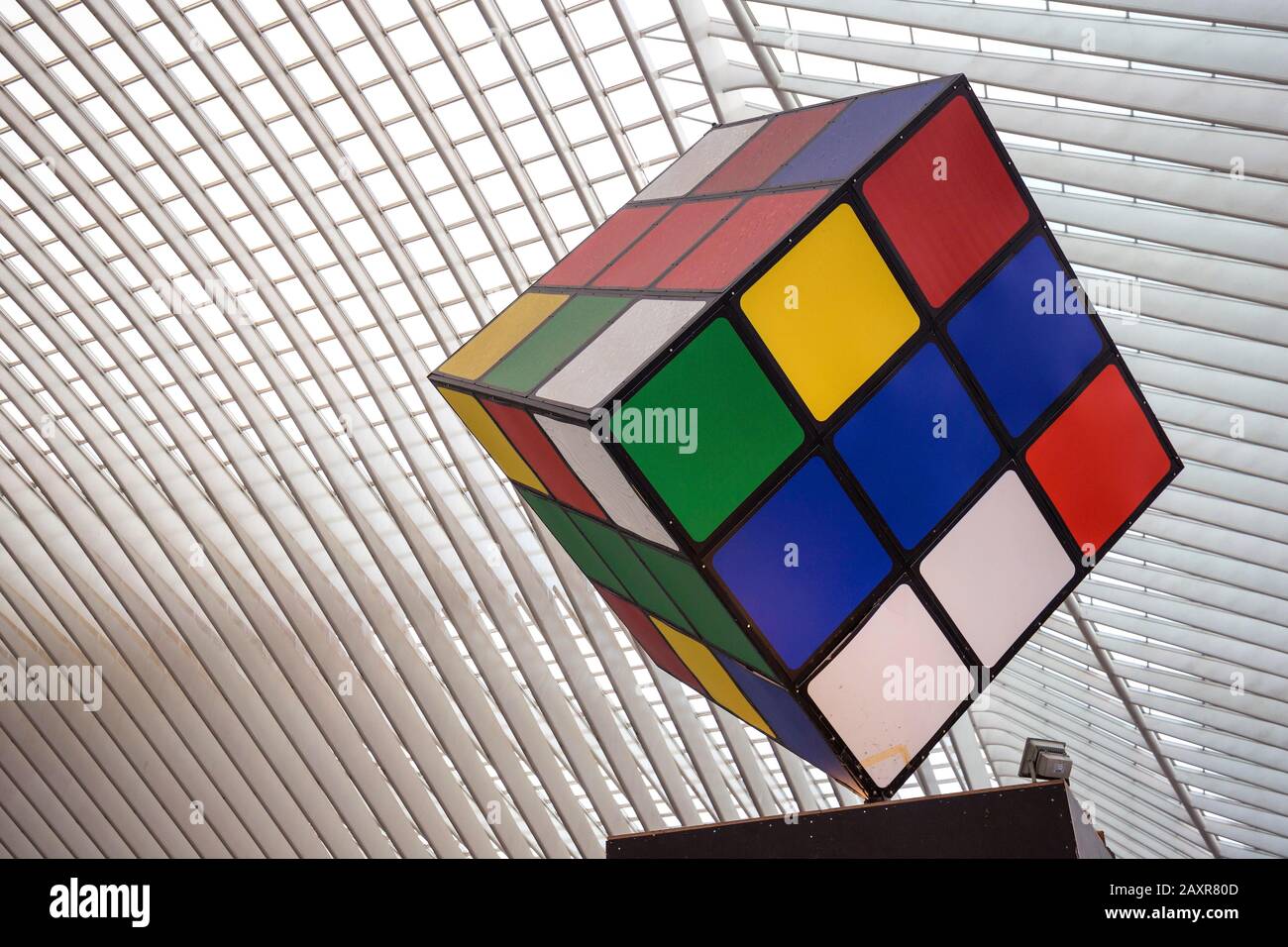 Grand cube de Rubik à la gare de Liège, Gare de Liège-Guillemins, Liège ...