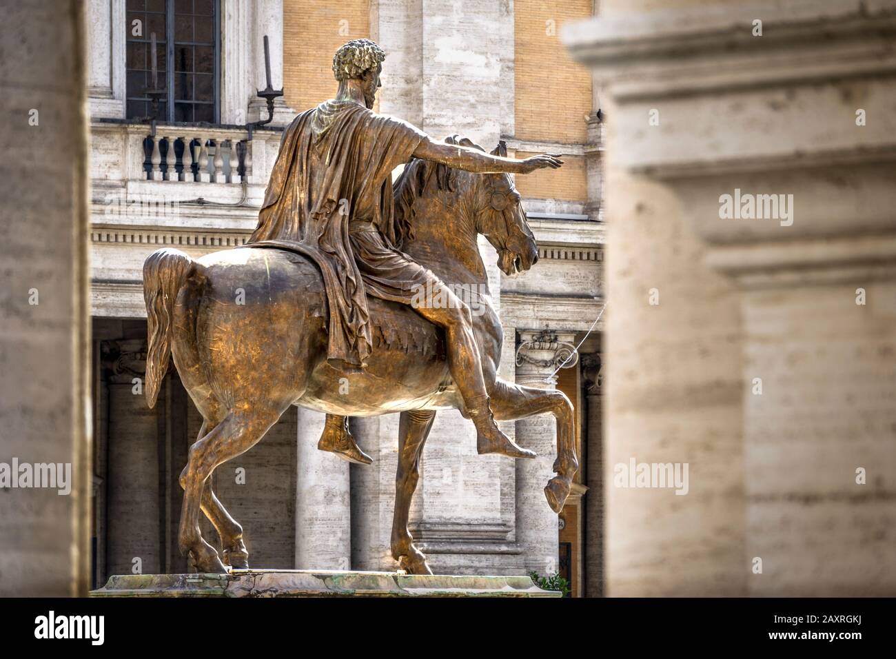 Equestrian statue of marc aurel Banque de photographies et d’images à ...