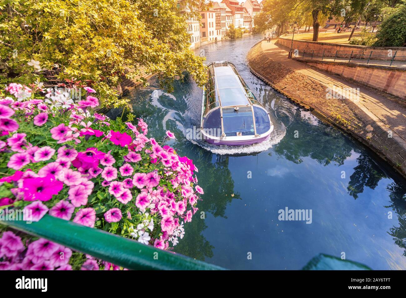 Strasbourg ill river cruise Banque de photographies et d’images à haute ...