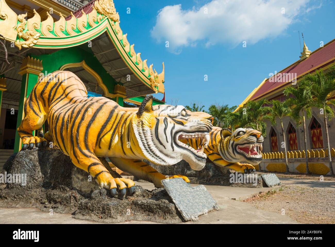 Grotte du tigre du temple bouddhiste Banque de photographies et d ...