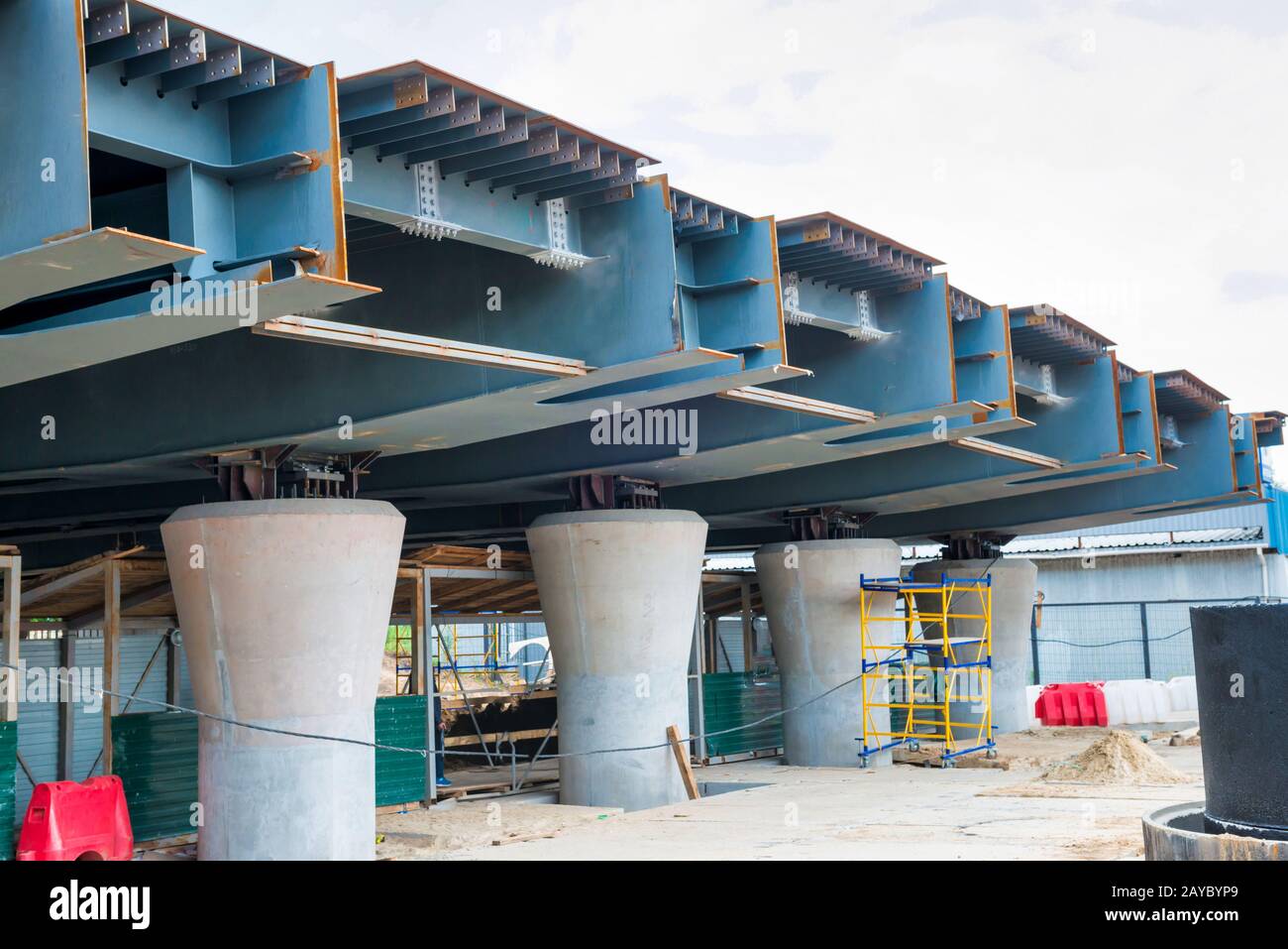 Route et pont constructio Banque de photographies et d’images à haute ...