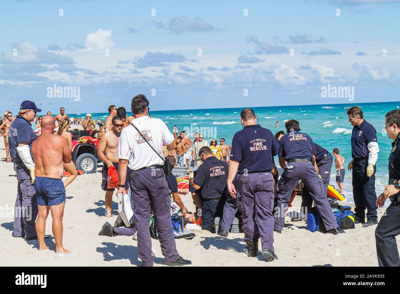 Rip currents emc Banque de photographies et d’images à haute résolution ...