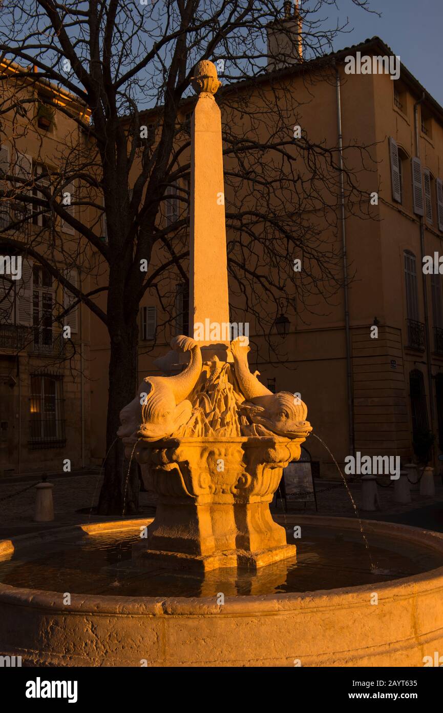Quatre dauphins aix en provence france Banque de photographies et d’images à haute résolution ...