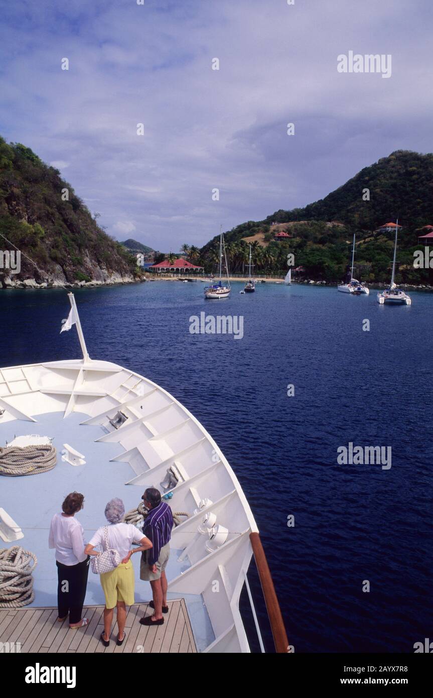 Bateau de croisière Americana (ancien Yorktown Clipper) avec des ...