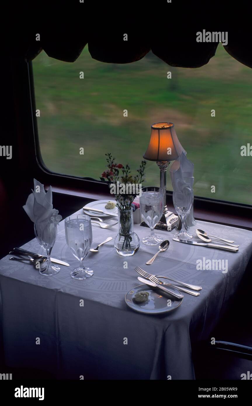 Orient express dining table Banque de photographies et d’images à haute ...