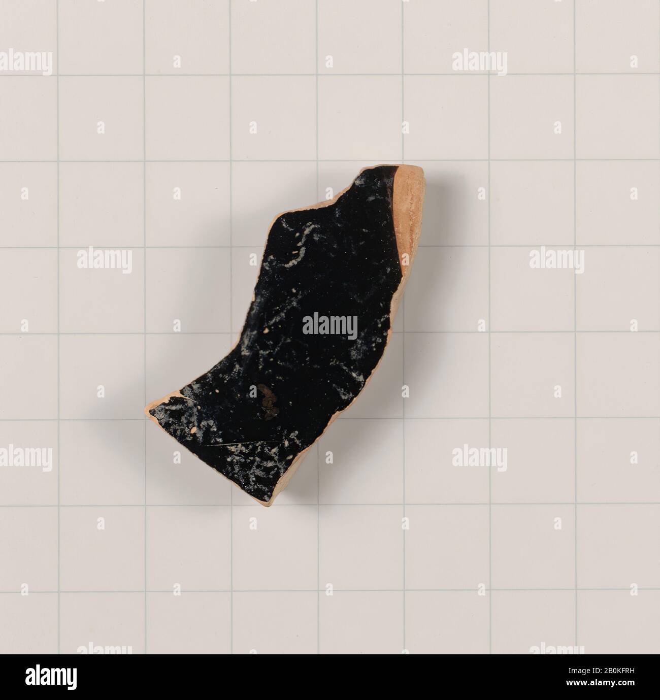 Fragment de terre cuite de forme ouverte, grec, Attique, archaïque ...