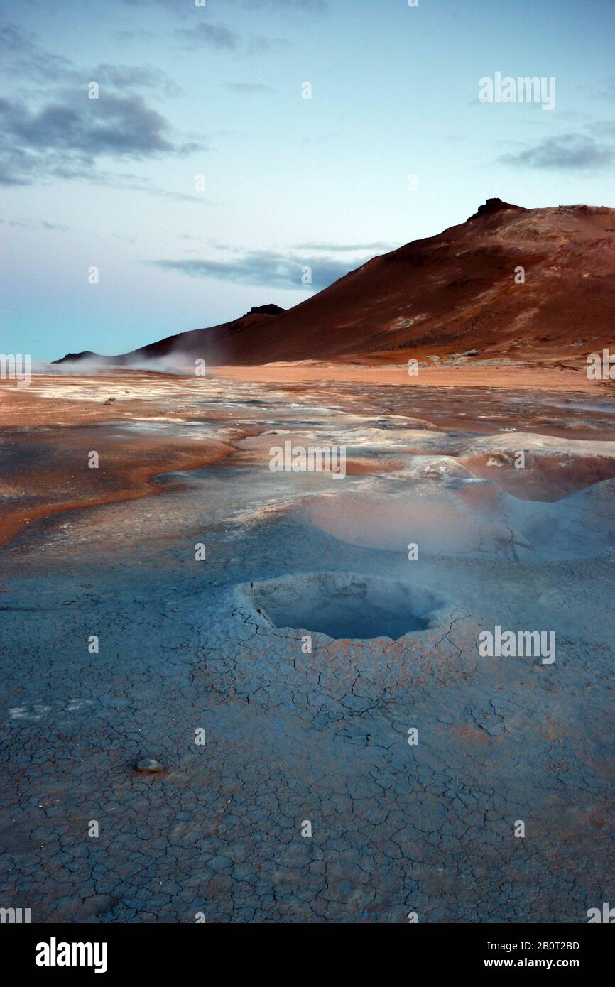 Sources d'eau chaude sulfureuse Banque de photographies et d’images à ...