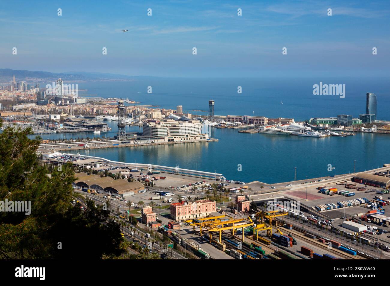 Port industriel barcelone Banque de photographies et d’images à haute ...
