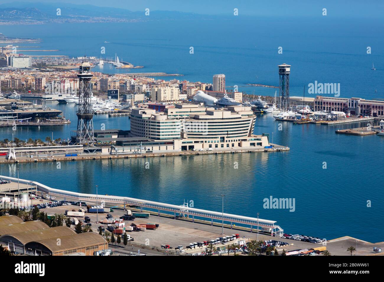 Port industriel barcelone Banque de photographies et d’images à haute ...