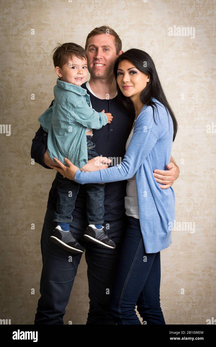Petite famille Banque de photographies et d’images à haute résolution ...