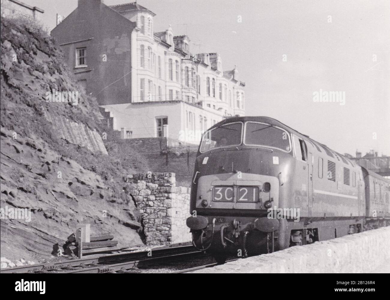 Photo noir et blanc vintage du train de locomotives à vapeur - Warship ...