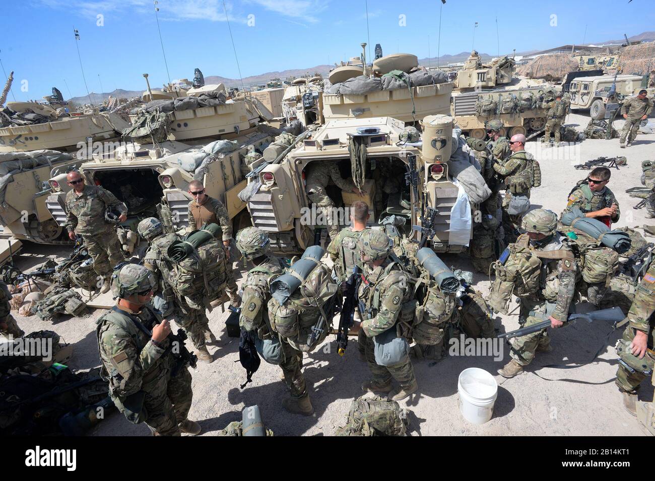 30th armored brigade combat team Banque de photographies et d’images à ...