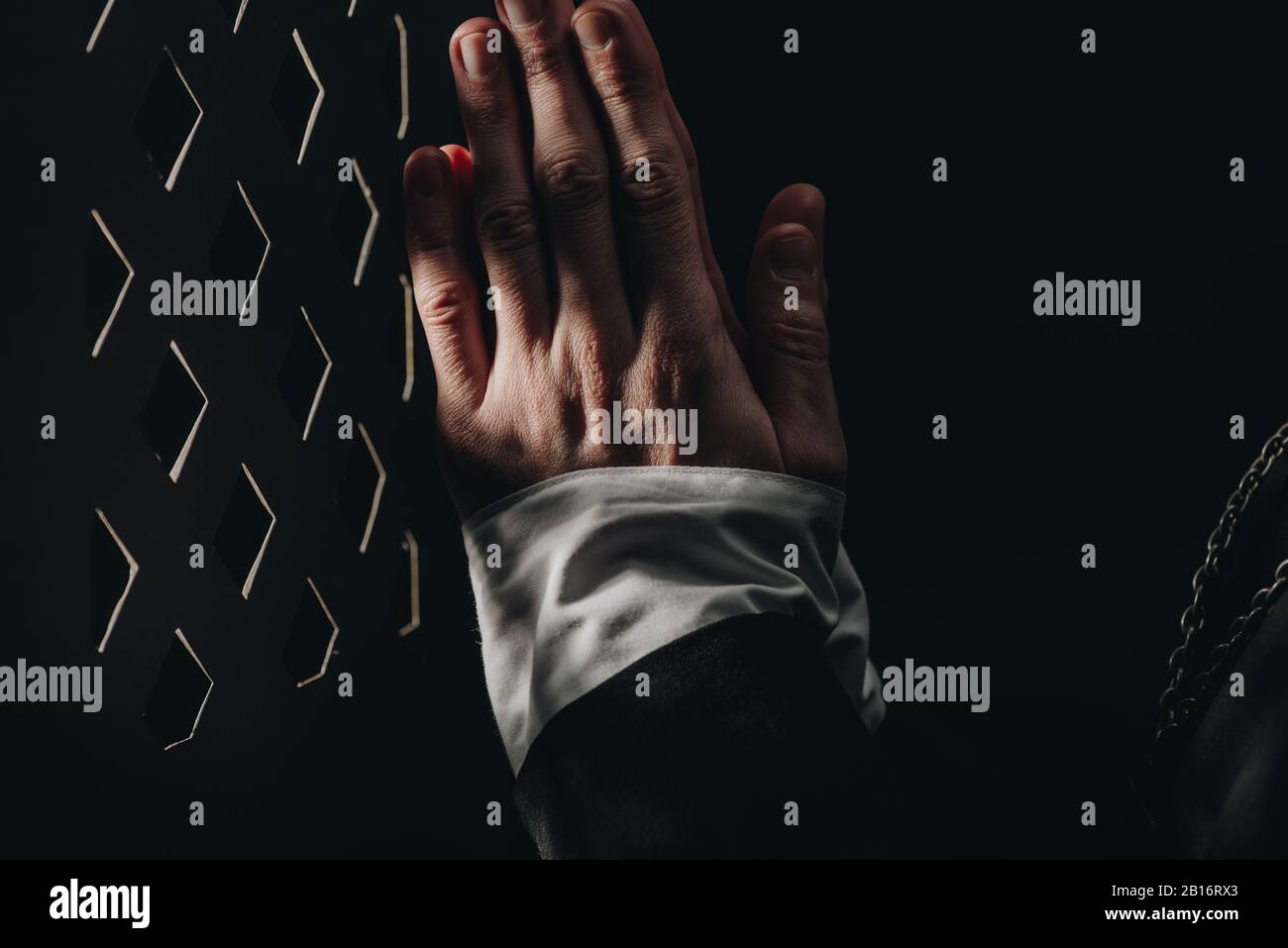 Confessionnal grille Banque de photographies et d’images à haute ...